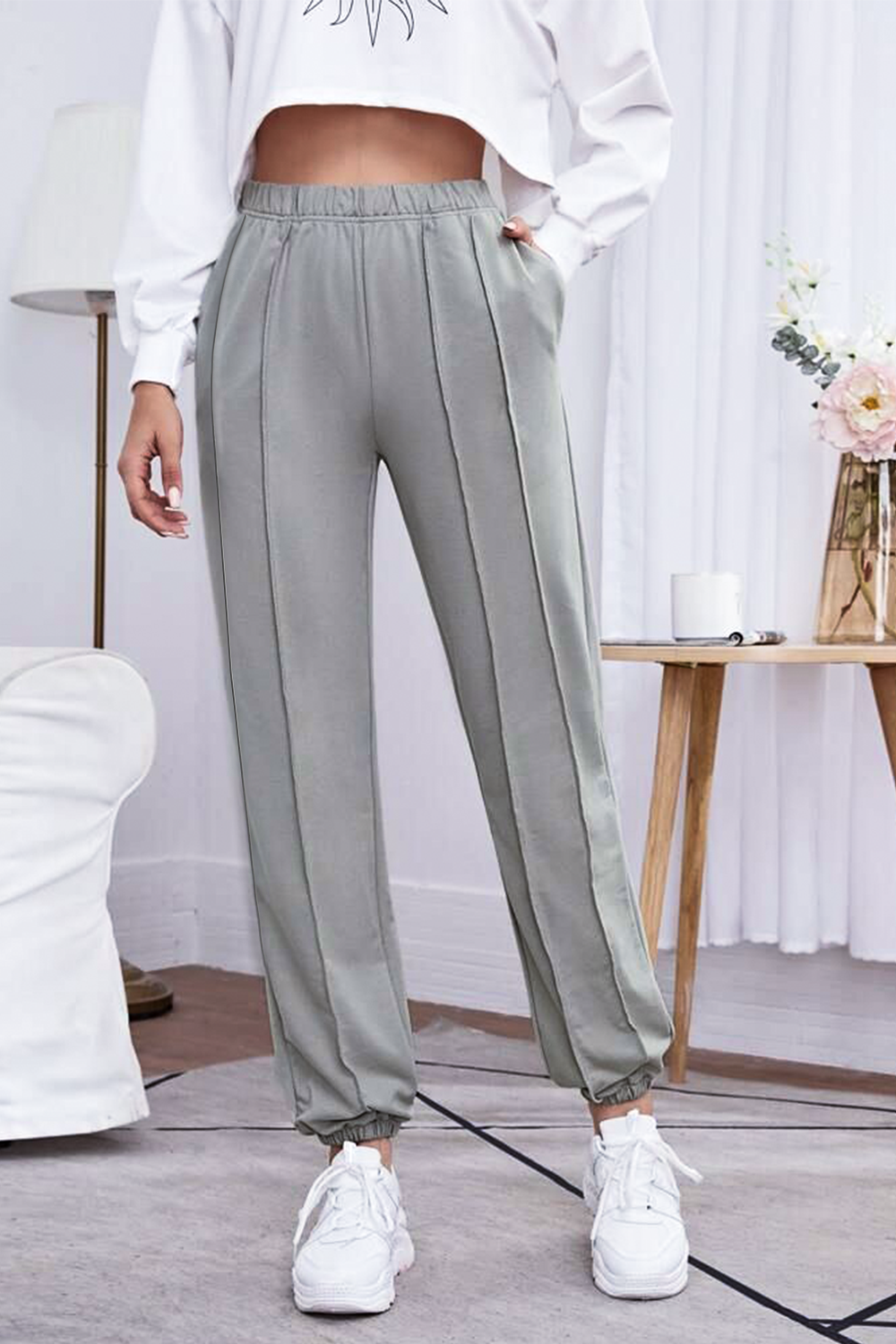 Women's Joggers Outfit Ideas: Stylish & Comfortable Looks - Nobero